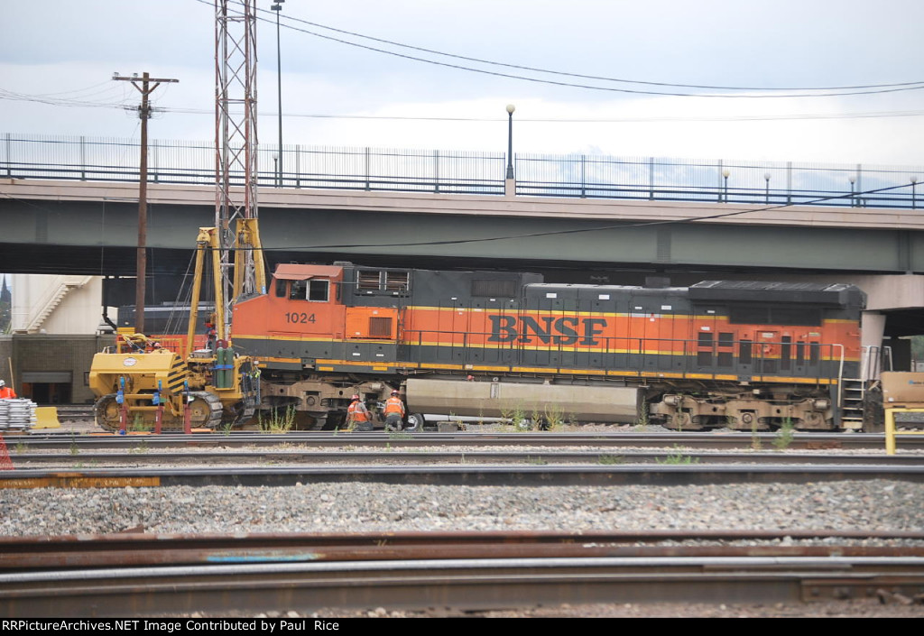 BNSF 1024 Traction Maintenance